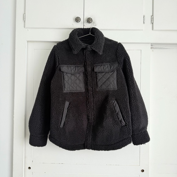 ALO Yoga | Jackets & Coats | Alo Yoga Sherpa Edge Shacket Black | Poshmark